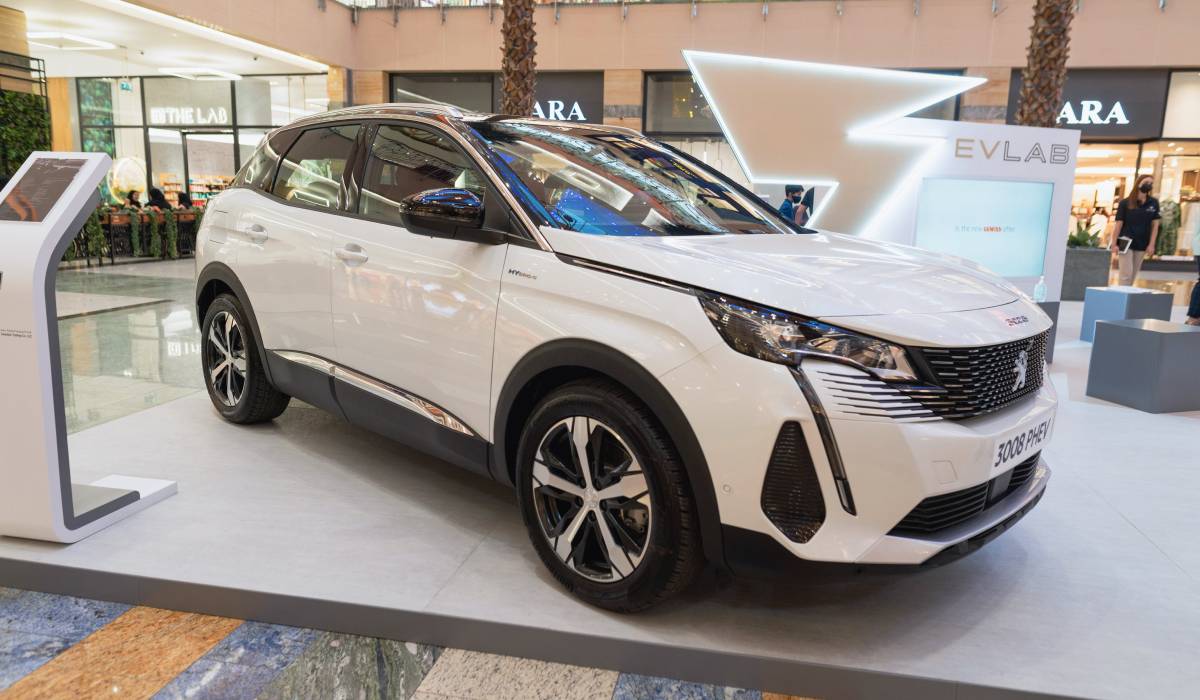 StriveME - تعاون بين مختبر EV Lab ومجموعة ماجد الفطيم للتعريف بأحدث المركبات الكهربائية